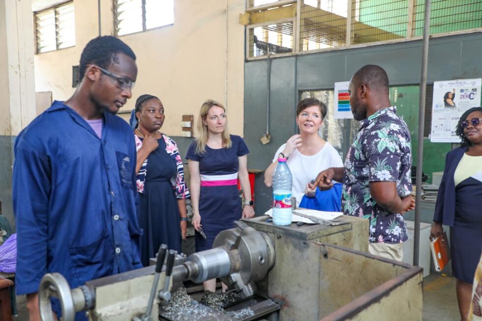 BOFplus – Berufsorientierung für Zugewanderte mit dem AWA e.V.